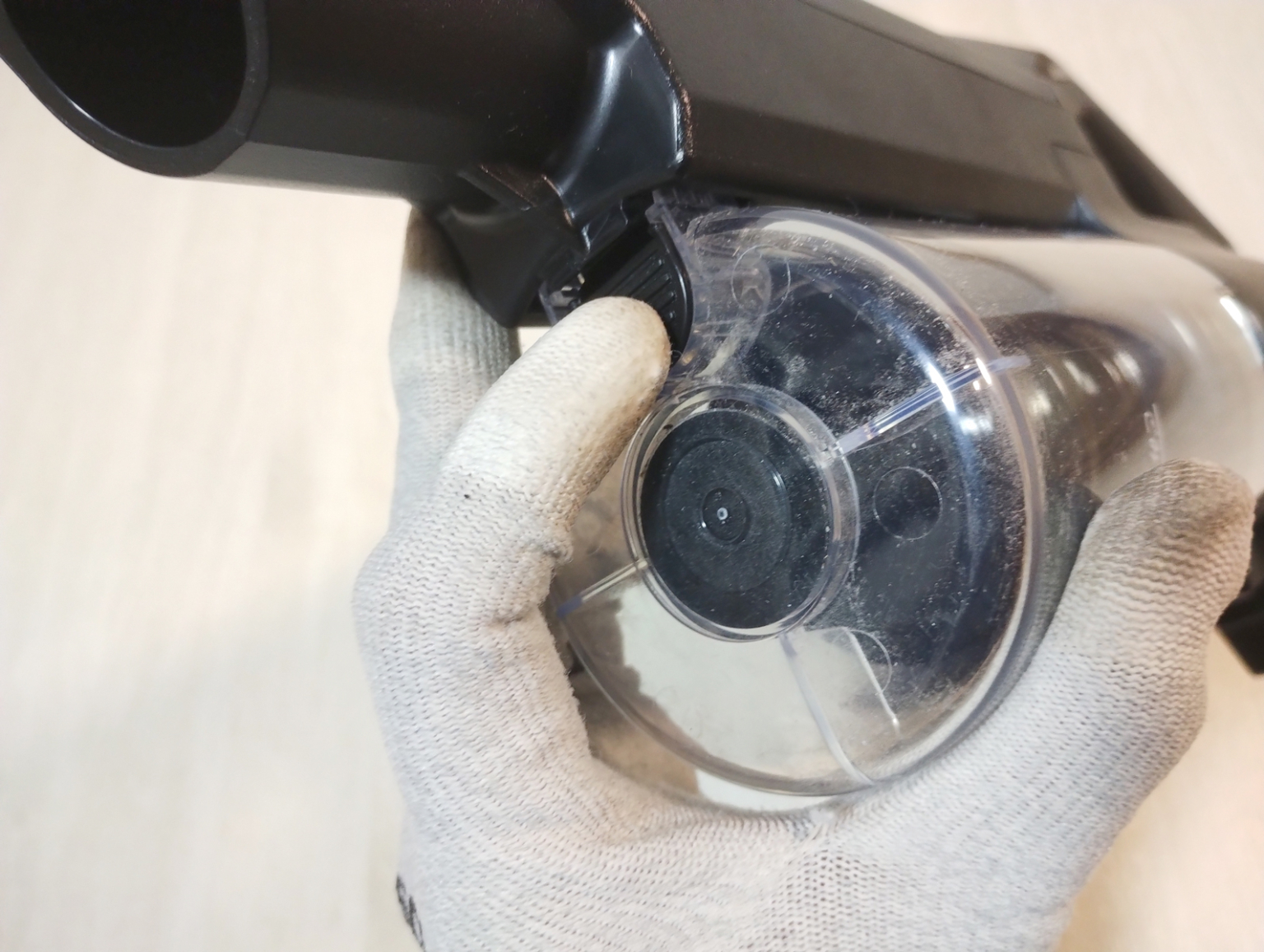 アイリスオーヤマSCD-184P実機口コミレビュー！吸引力は？183Pとの違いは充電スタンド | THE白物家電